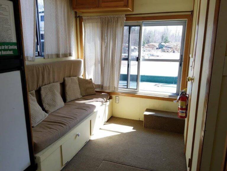 Rent Honeymoon Houseboats in Minnesota | Rainy Lake Houseboats